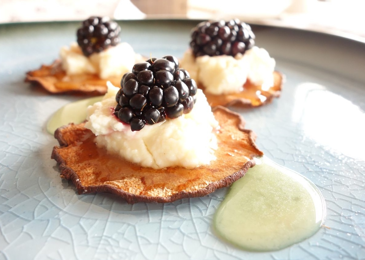 Simple & Crisp | MONTECRISTO