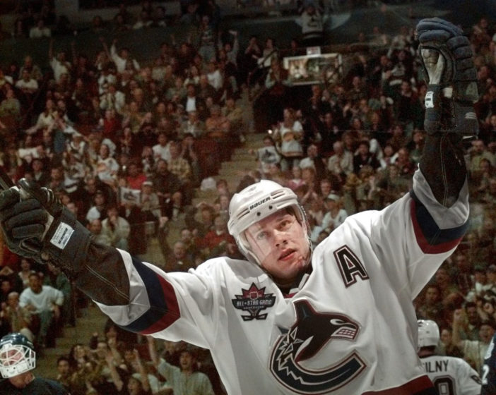 Rare Archival Photos of the Vancouver Canucks in Action | MONTECRISTO