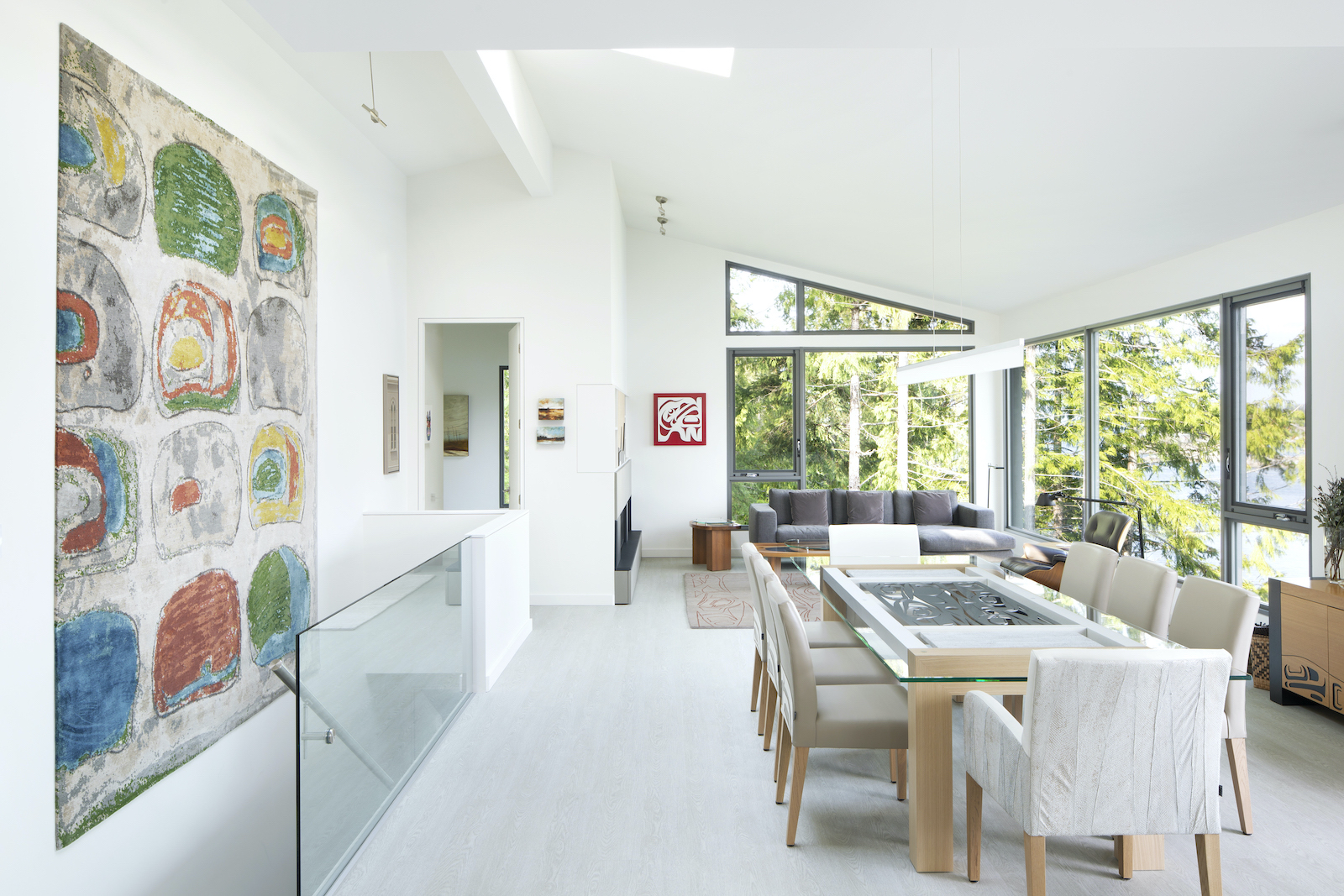Sleeping With Art in a Sunshine Coast Live-In Gallery | MONTECRISTO