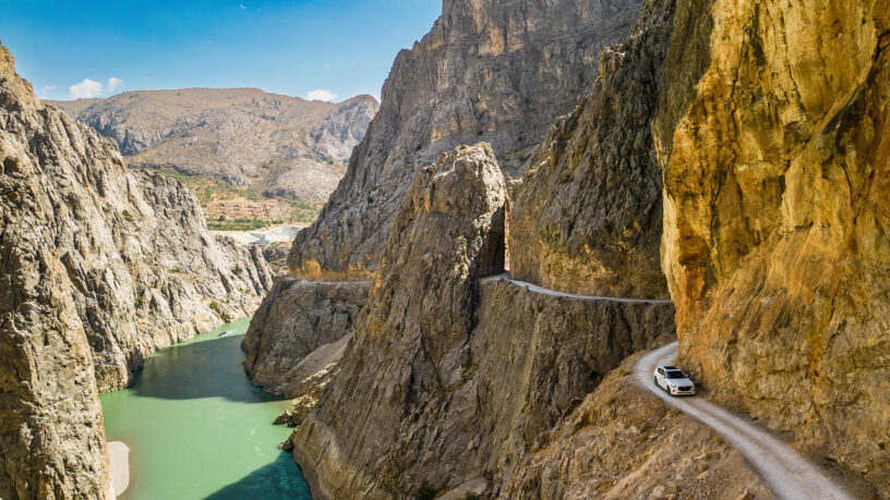 Driving Turkey’s Notorious Stone Road | MONTECRISTO